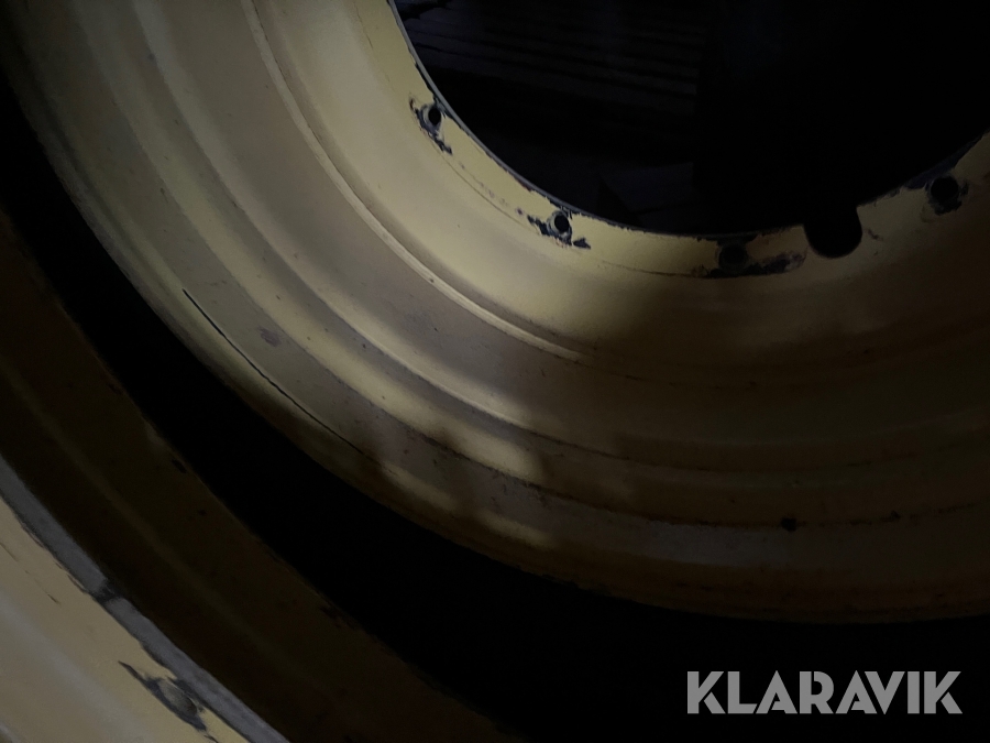Däck med fälg Good year 620/70 R46, Norrköping, Klaravik auk