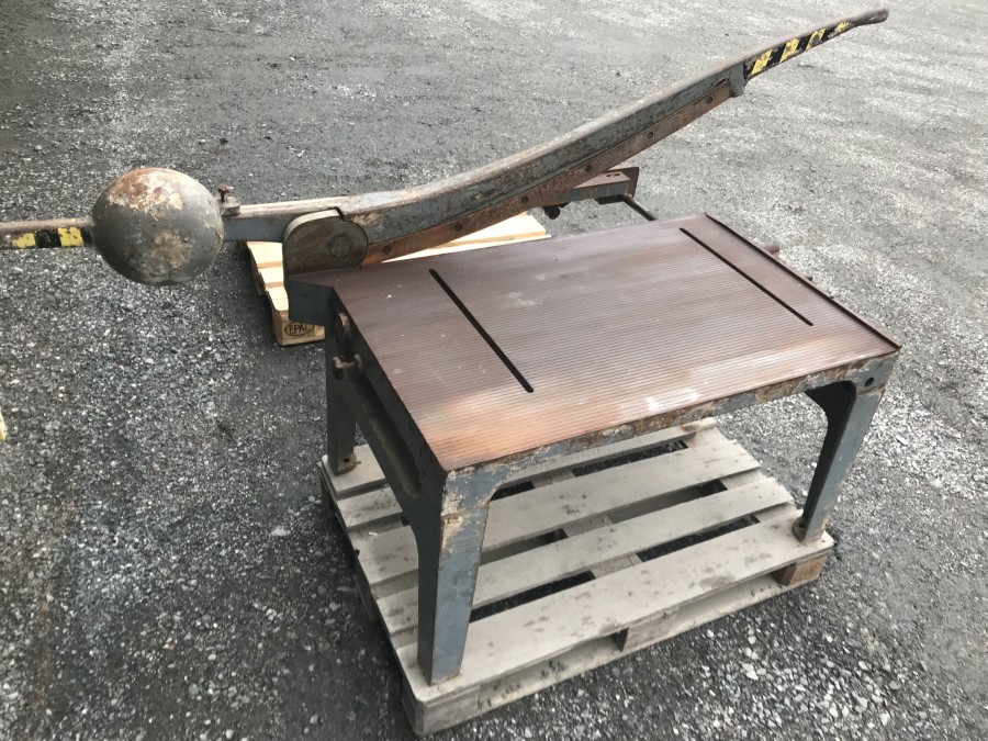 Klaravik Auktioner | Slagsax (Plåt)