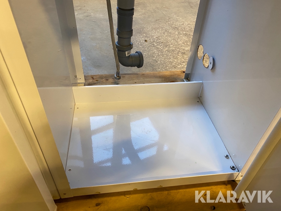 Klaravik Auktioner | Trinett Collection med kylskåp och diskho