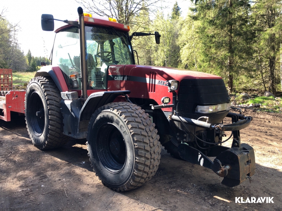 Traktor Case MX220