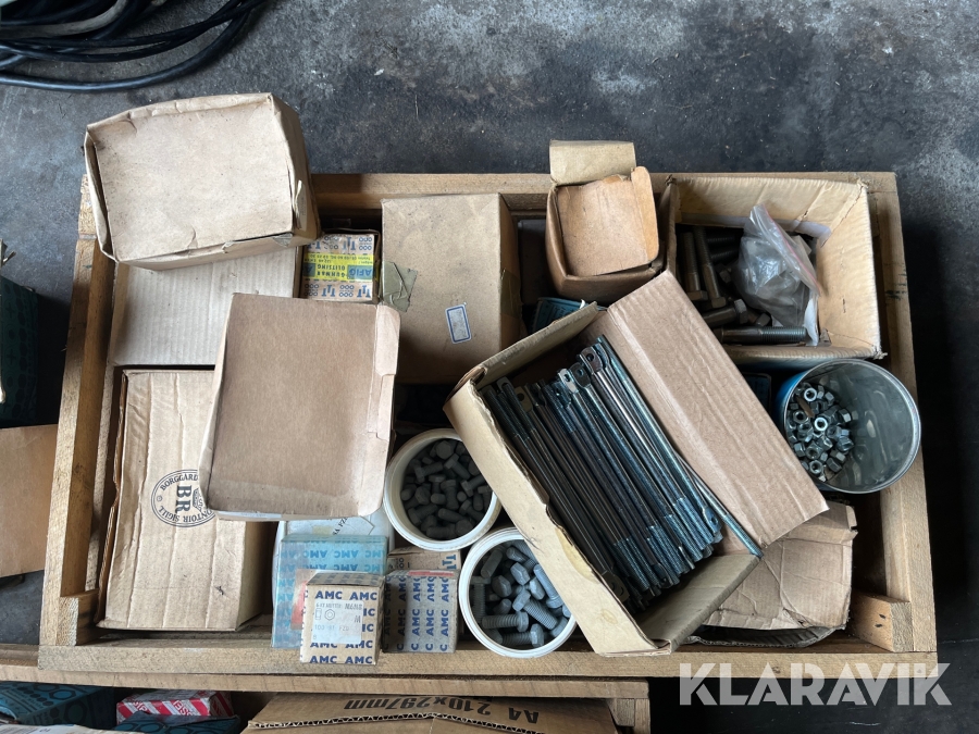 Bult, mutter och brickor , Örebro, Klaravik auktioner