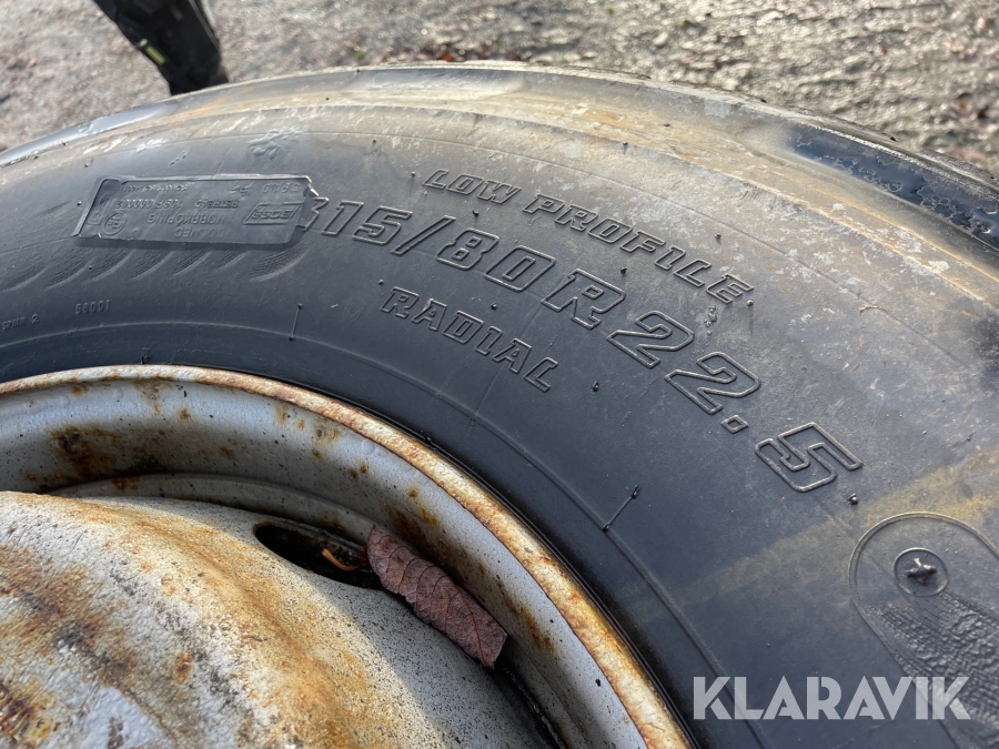 Klaravik Auktioner | Däck till lastbil Bridgestone 315/80R22.5