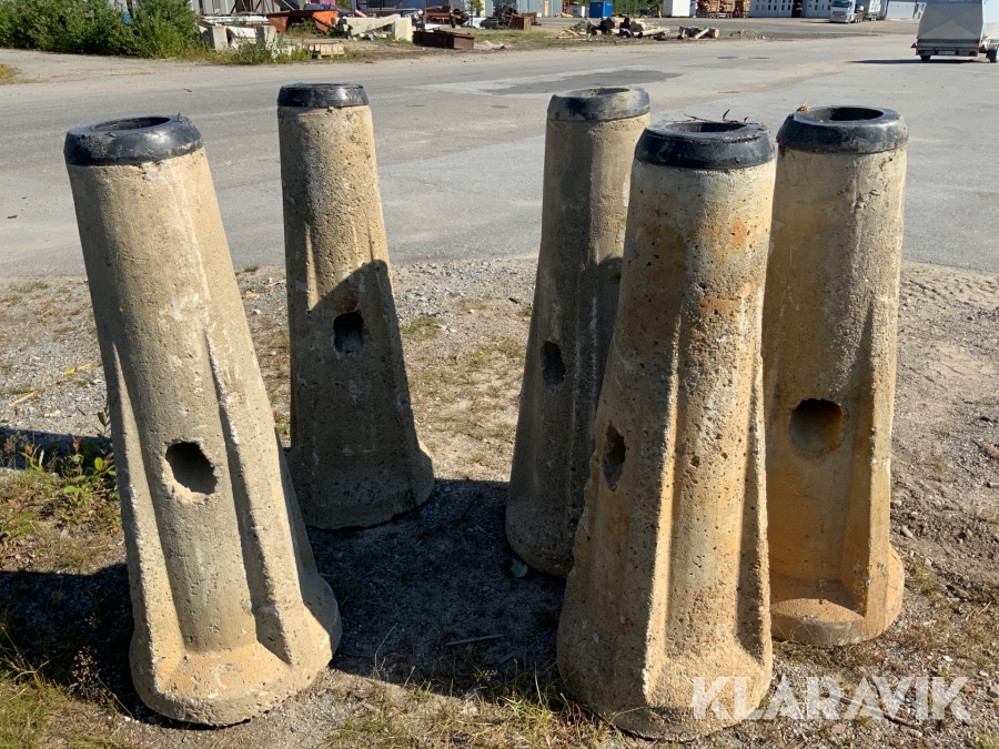 Klaravik Auktioner | Stolpfundament 5 st