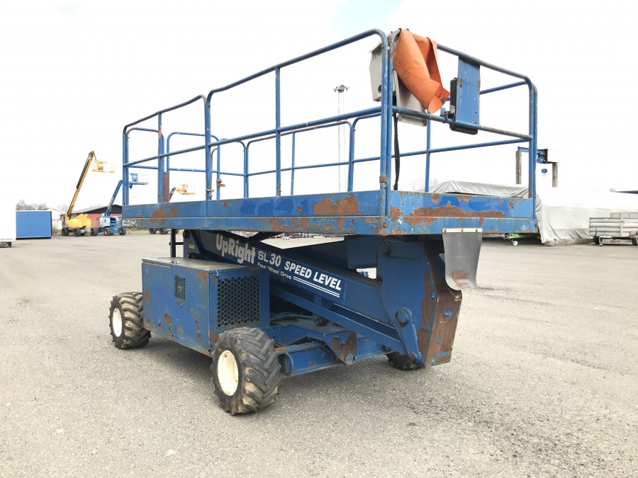 Klaravik Auktioner | Saxlift UpRight SL30SL Diesel