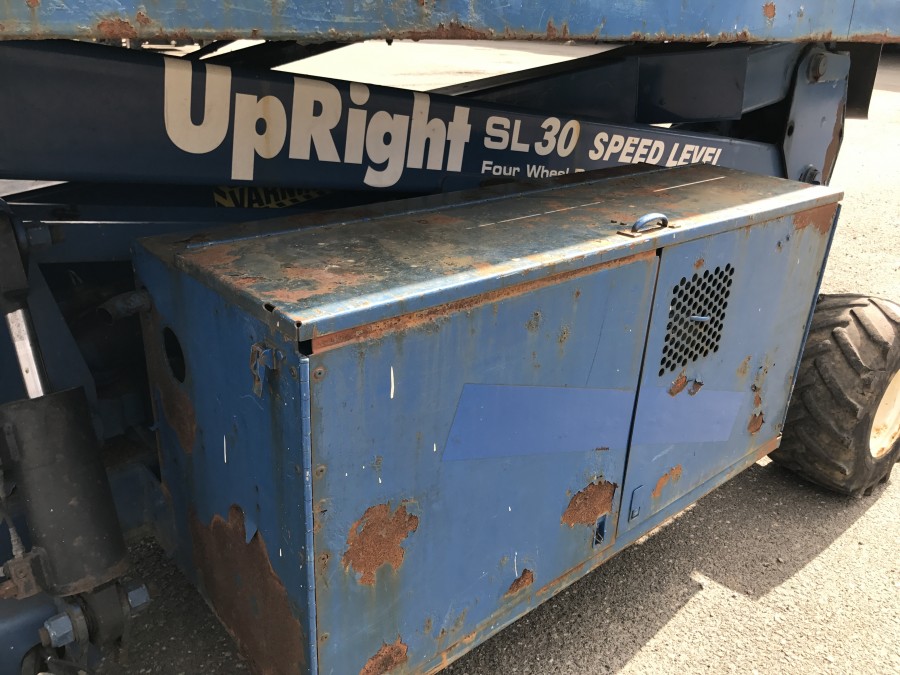 Klaravik Auktioner | Saxlift UpRight SL30SL Diesel