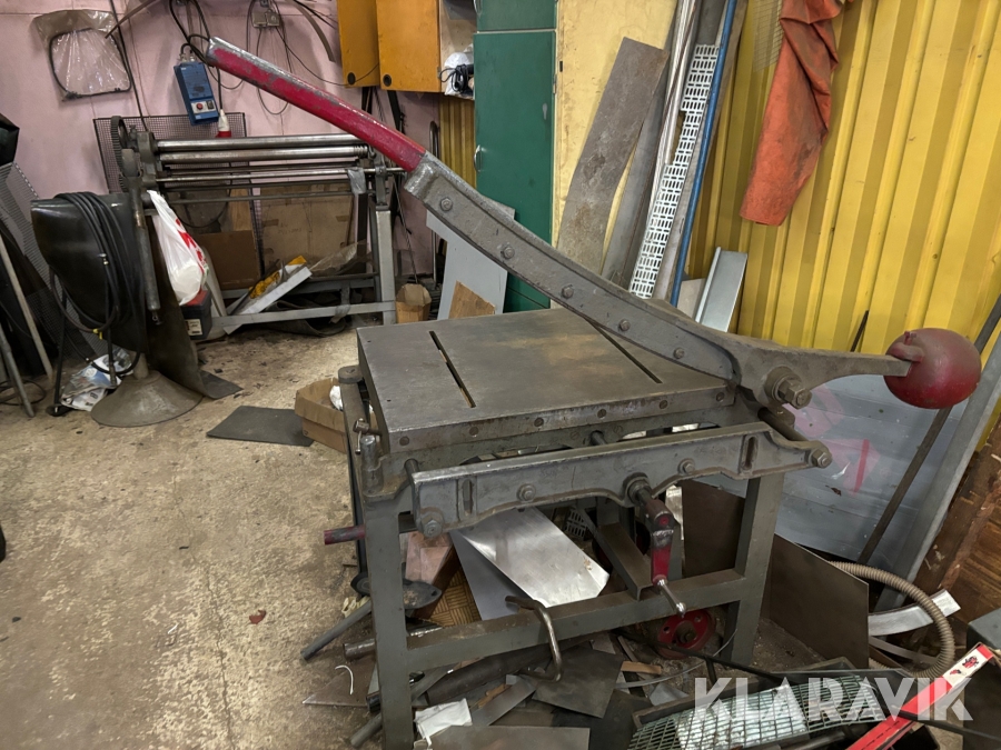 Slagsax, Vara, Klaravik auktioner