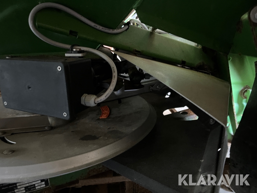 Gödningsspridare Amazone ZA-M 1500, Mjölby, Klaravik auktion