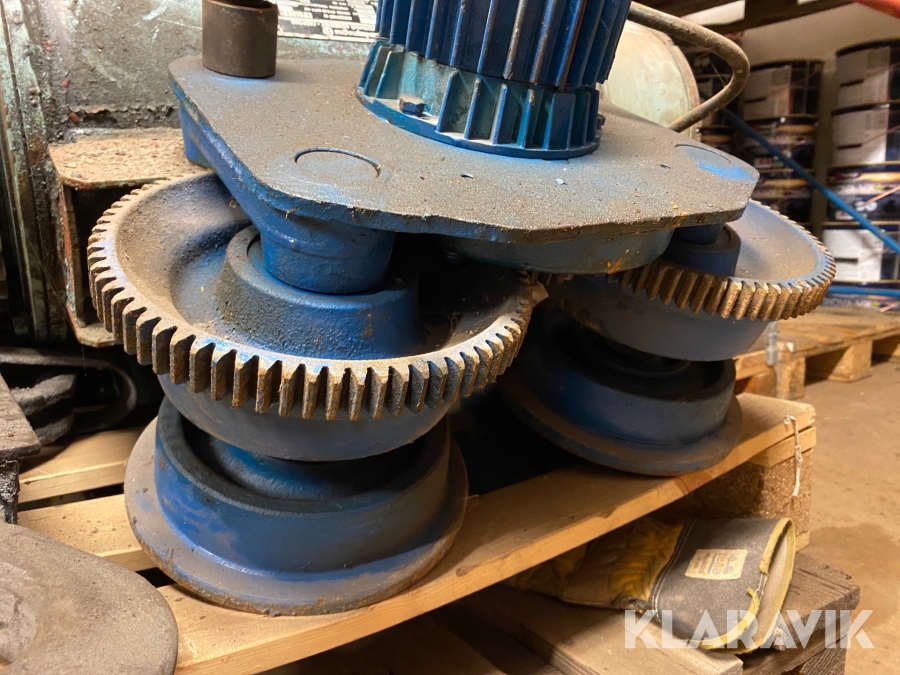 Klaravik Auktioner | Tellfer Okänt 2ton Med åkvagn