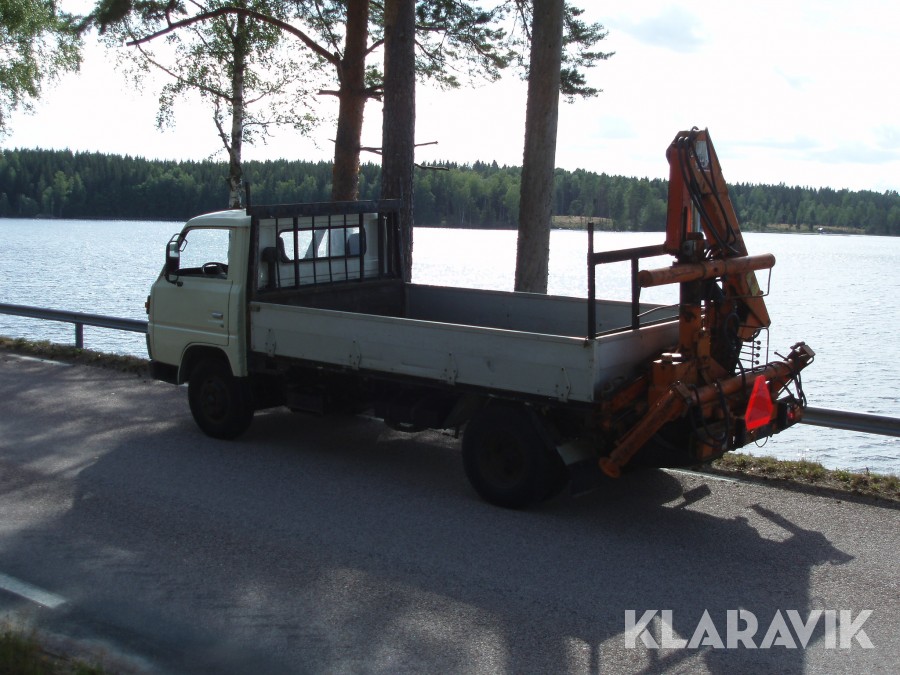 Mitsubishi Canter med fungerande HIAB-kran