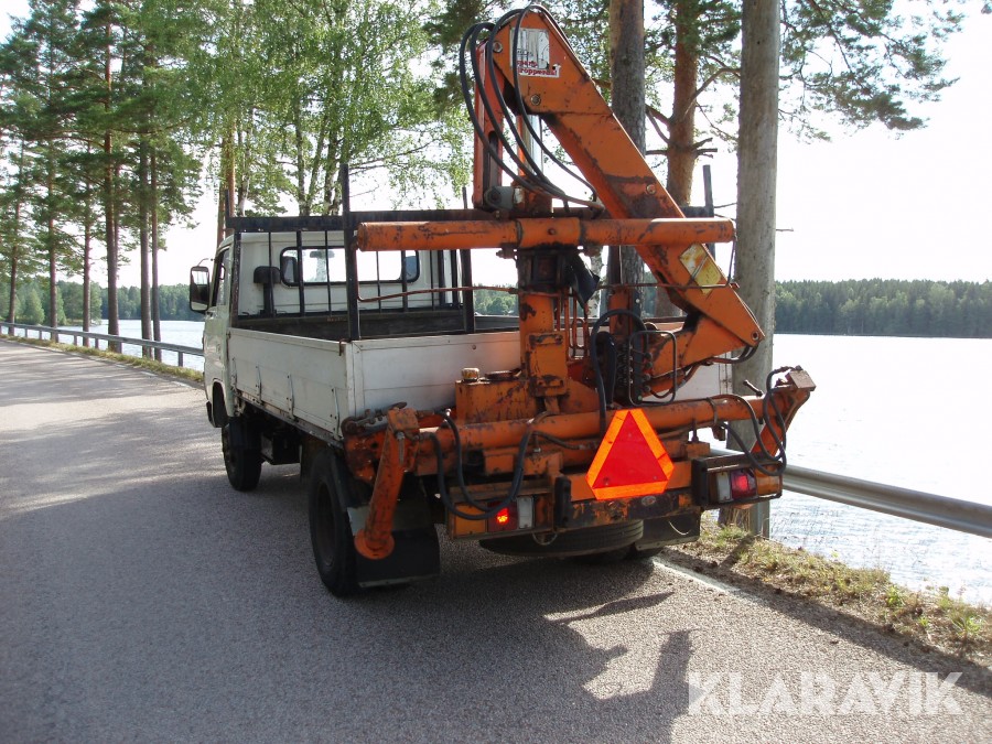 Mitsubishi Canter med fungerande HIAB-kran