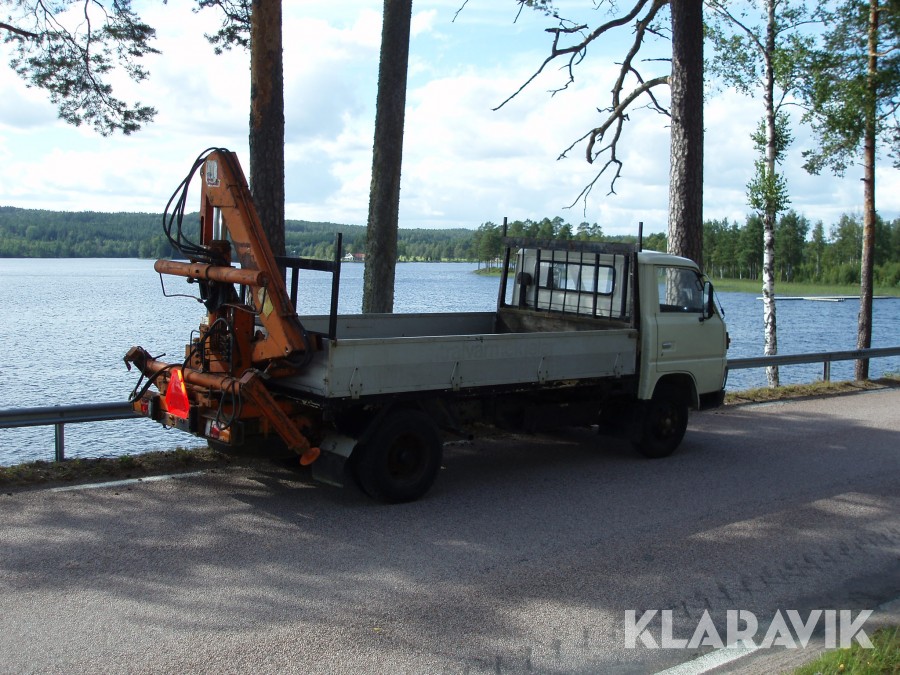 Mitsubishi Canter med fungerande HIAB-kran
