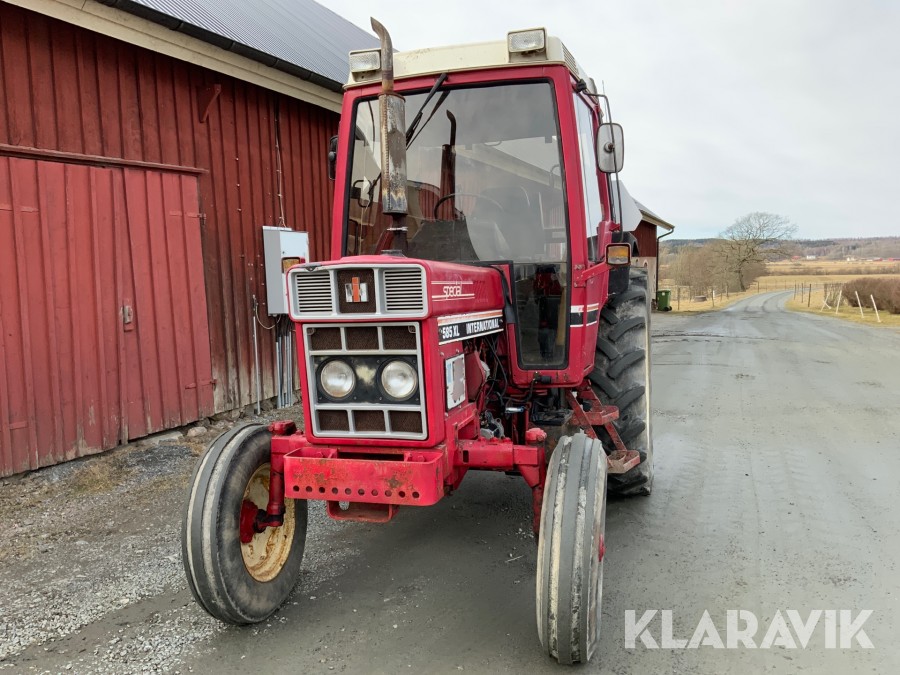 Traktor IH 585 XL