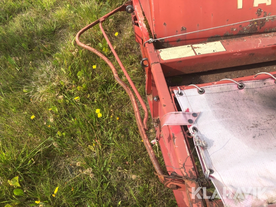 Klaravik Auktioner | Slåtterkross Taarup 305