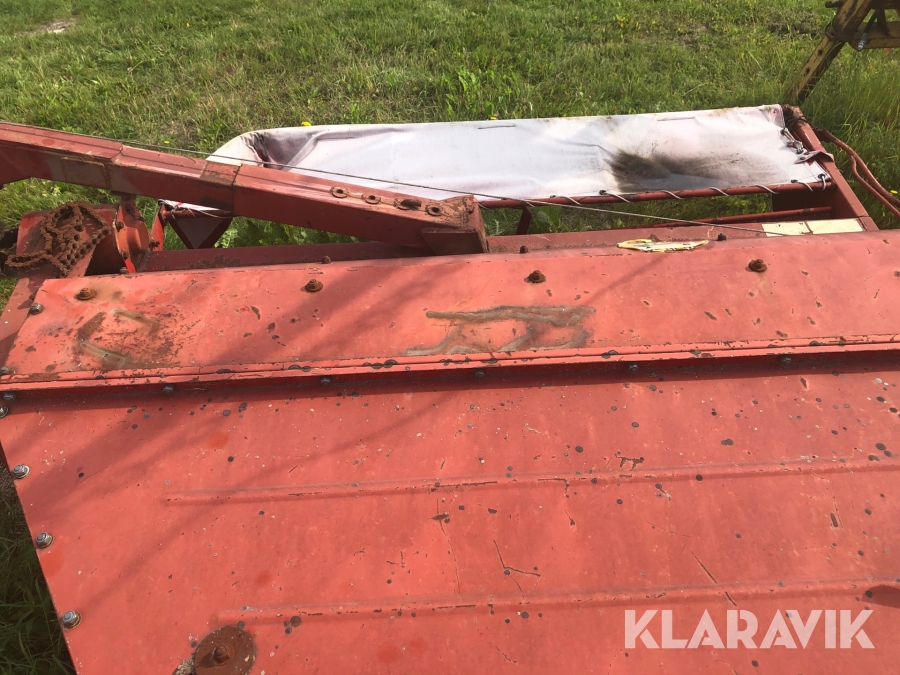 Klaravik Auktioner | Slåtterkross Taarup 305