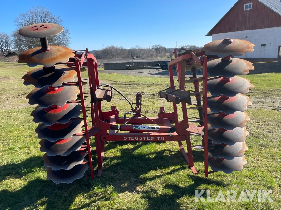 Tallriksharv Stegsted TH 26/32, Varberg, Klaravik auktioner