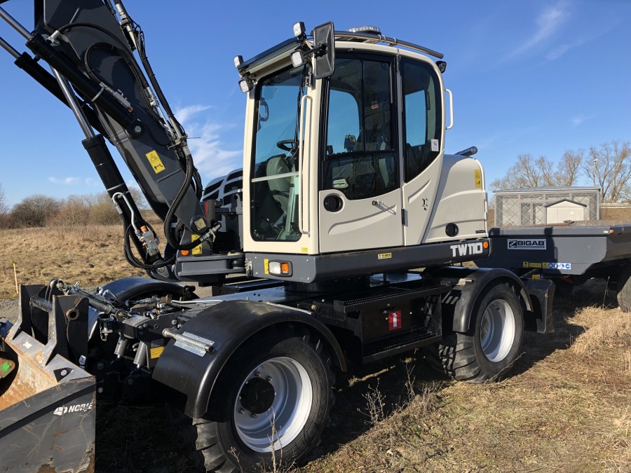 Grävmaskin med tillbehör Terex TW110