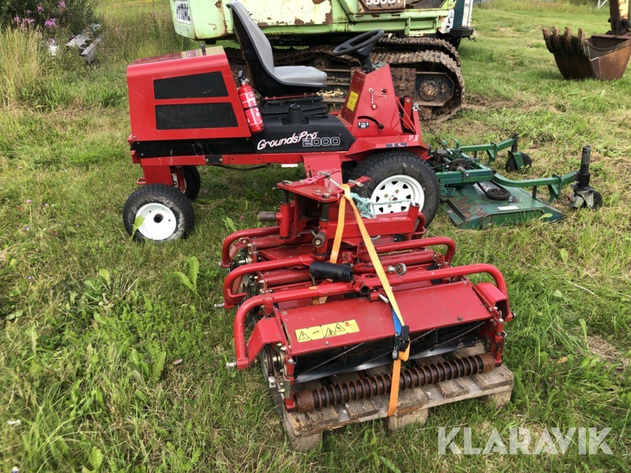 Klaravik Auktioner | Åkklippare Toro Grounds Pro 2000