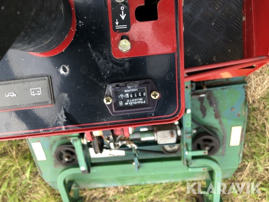 Klaravik Auktioner | Åkklippare Toro Grounds Pro 2000