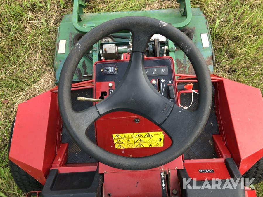 Klaravik Auktioner | Åkklippare Toro Grounds Pro 2000