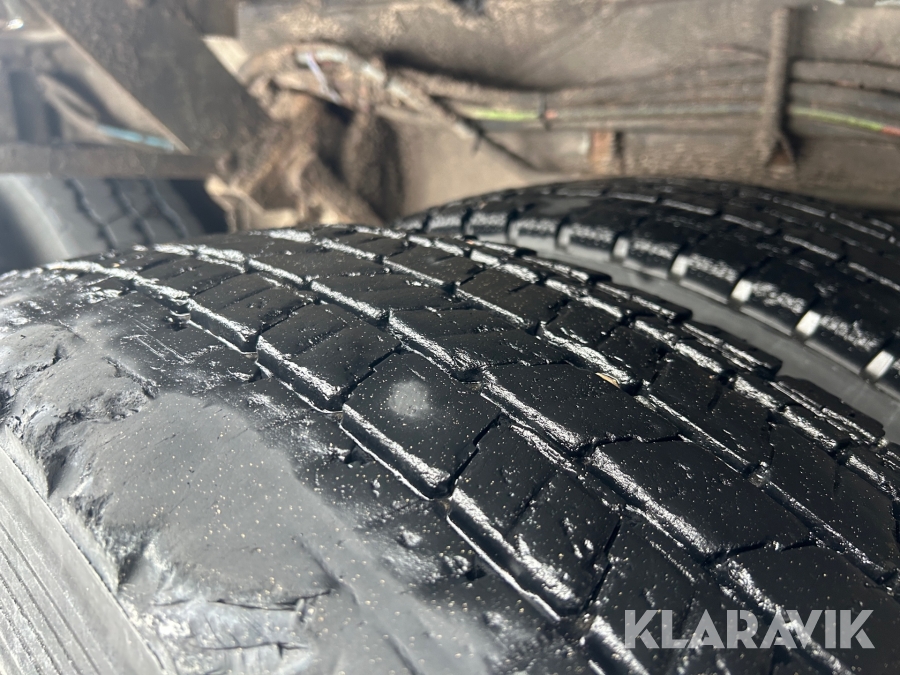 Kranbil Mitsubishi KV-208M, Falun, Klaravik auktioner