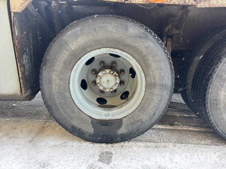 Kranbil Mitsubishi KV-208M, Falun, Klaravik auktioner