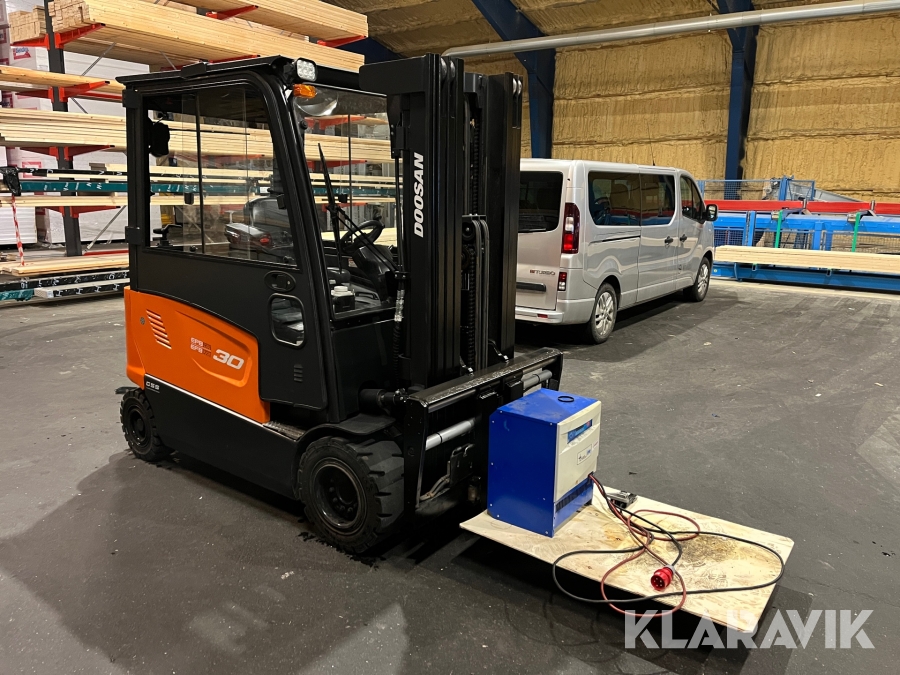 Motviktstruck Doosan B30X-7 EBP, Falköping, Klaravik auktion
