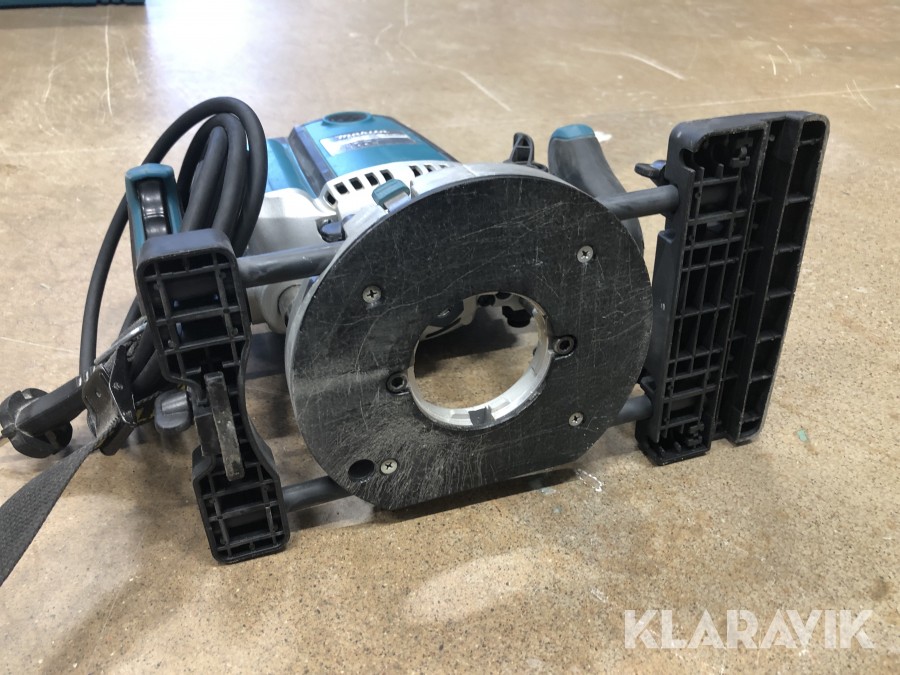 Klaravik Auktioner | Handöverfräs Makita RP2300FC