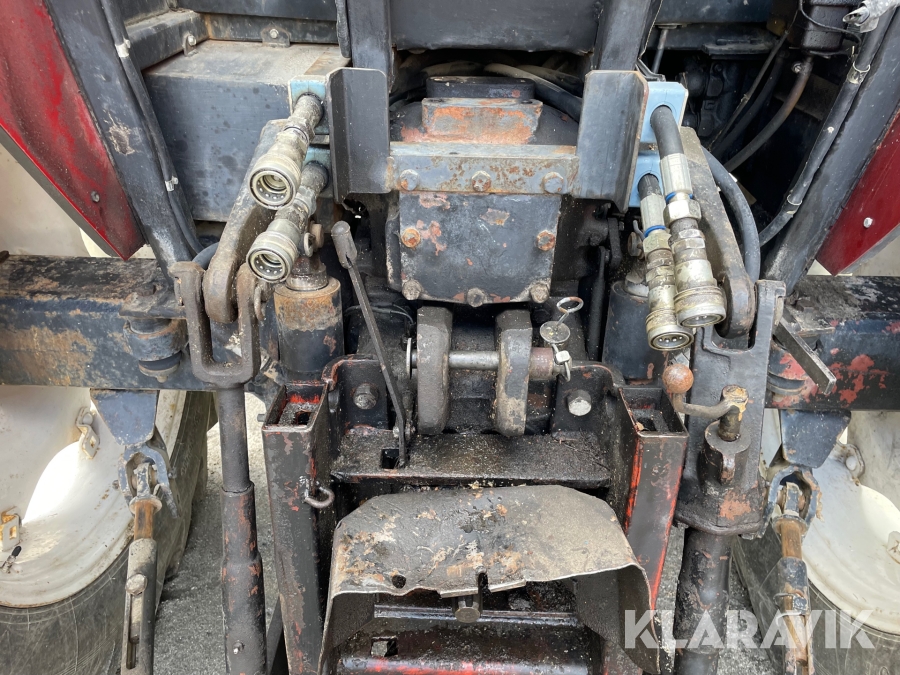 Traktor Universal 703 DT, Arvika, Klaravik auktioner