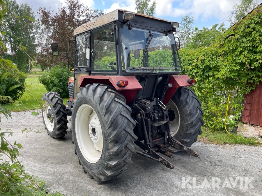 Traktor Universal 703 DT, Arvika, Klaravik auktioner