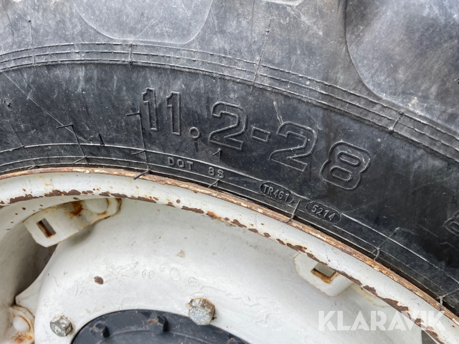 Traktor Universal 703 DT, Arvika, Klaravik auktioner