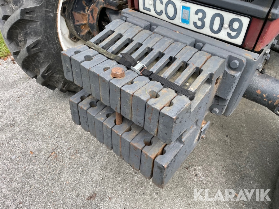 Traktor Universal 703 DT, Arvika, Klaravik auktioner