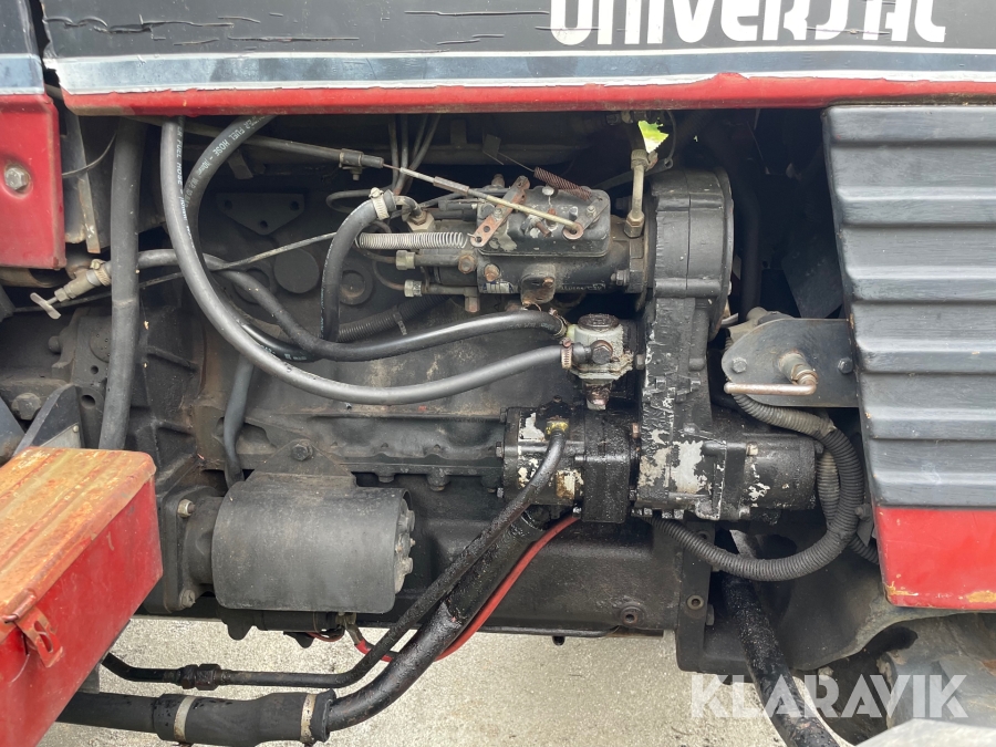 Traktor Universal 703 DT, Arvika, Klaravik auktioner