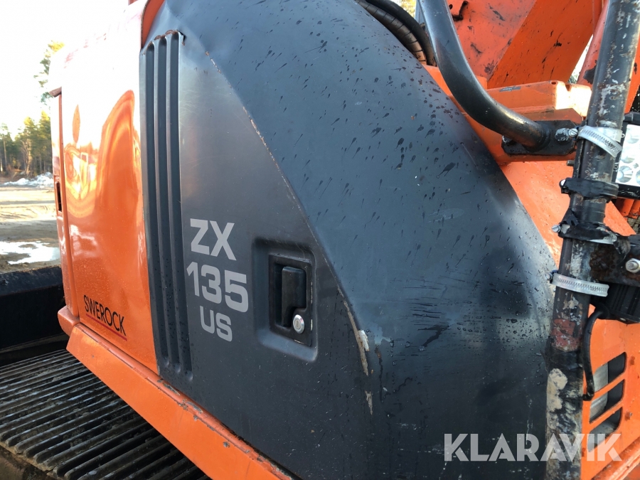 Grävmaskin Hitachi Zx135us med tiltrotator