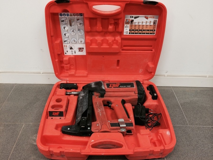 Klaravik Auktioner | Spikpistol Pulsa 700 E spit