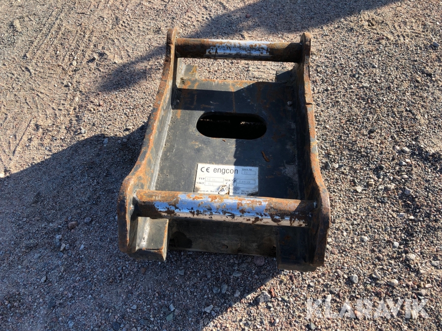 Klaravik Auktioner | Adapter 45 / 60 Engcon