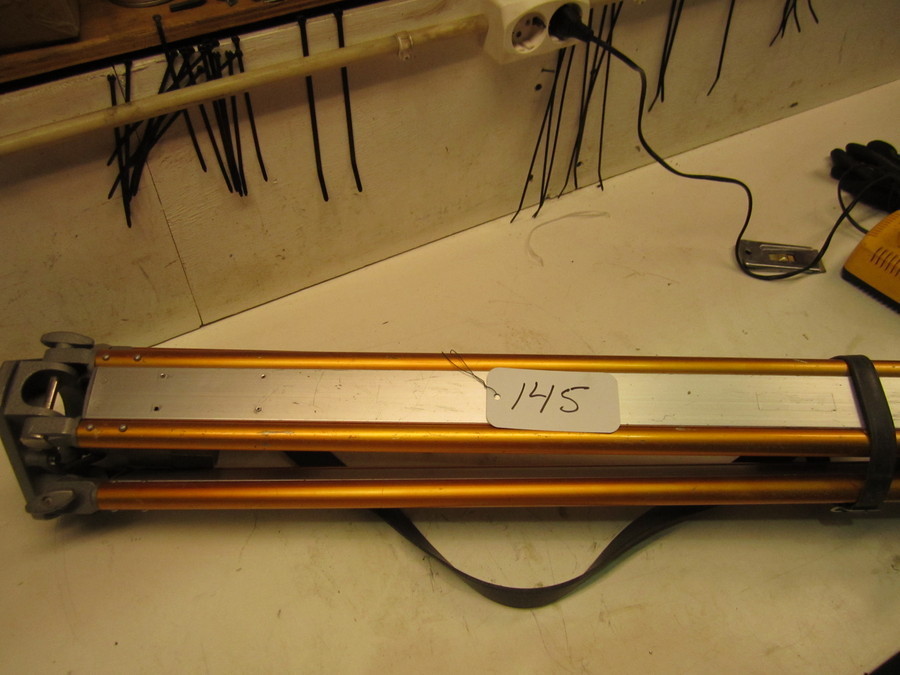 Klaravik Auktioner | Planstativ TOPCON TP-110