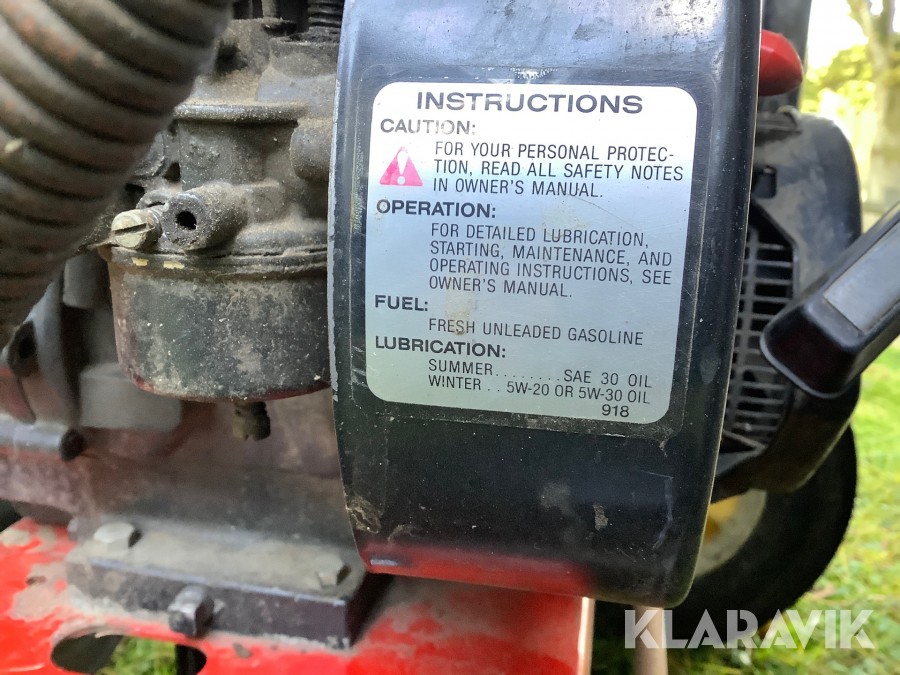 Klaravik Auktioner | Lövsug MTD Multi-Vac med 2 redskap + uppsamlare