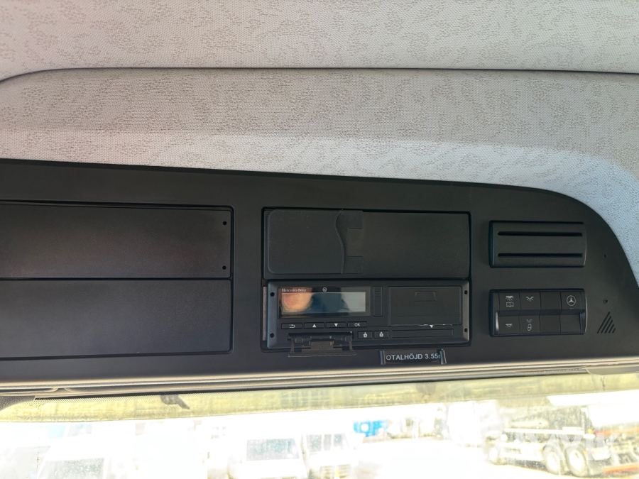 Schaktbil Mercedes-Benz Actros, Stockholm, Klaravik auktione