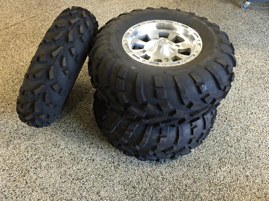 Klaravik Auktioner | 3 st. Hjul till ATV.