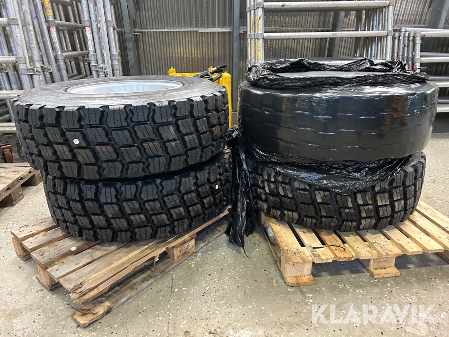 Entreprenaddäck Bridgestone R168 PLUS och 279 AS, Sundsvall