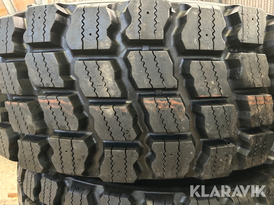 Entreprenaddäck Bridgestone R168 PLUS och 279 AS, Sundsvall