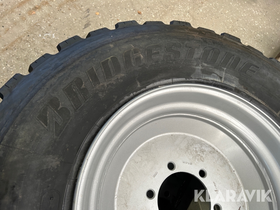 Entreprenaddäck Bridgestone R168 PLUS och 279 AS, Sundsvall