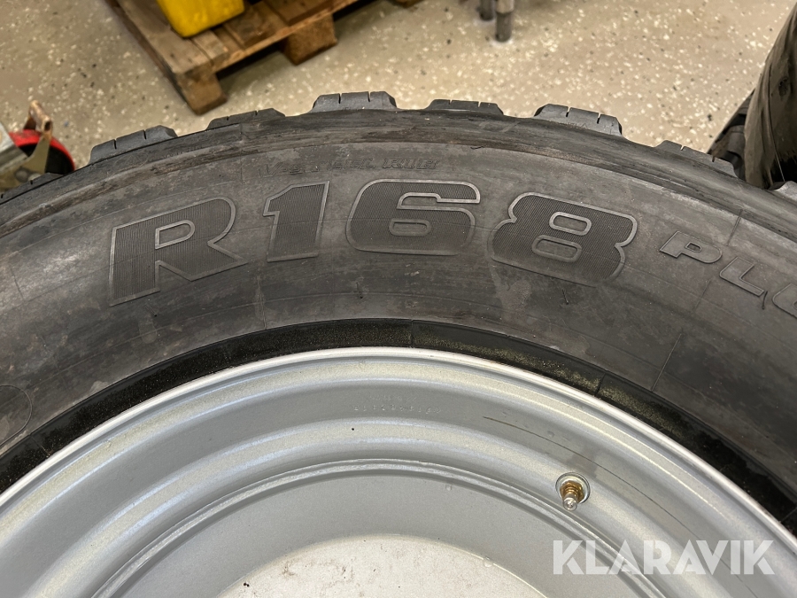 Entreprenaddäck Bridgestone R168 PLUS och 279 AS, Sundsvall