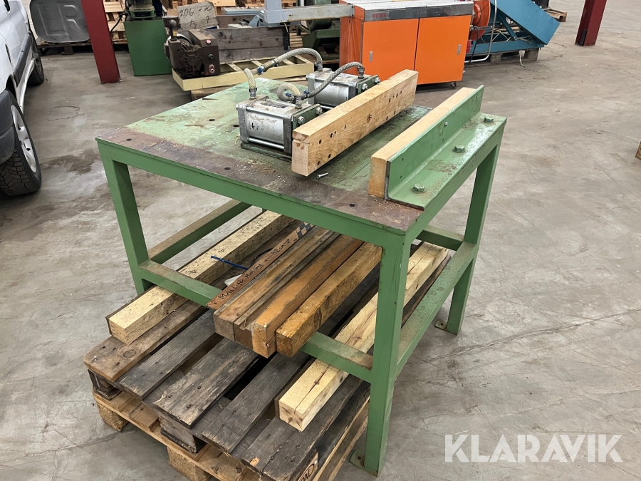 Pressbord Krohns, Örkelljunga, Klaravik auktioner