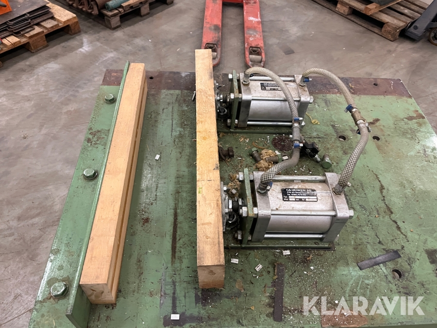 Pressbord Krohns, Örkelljunga, Klaravik auktioner