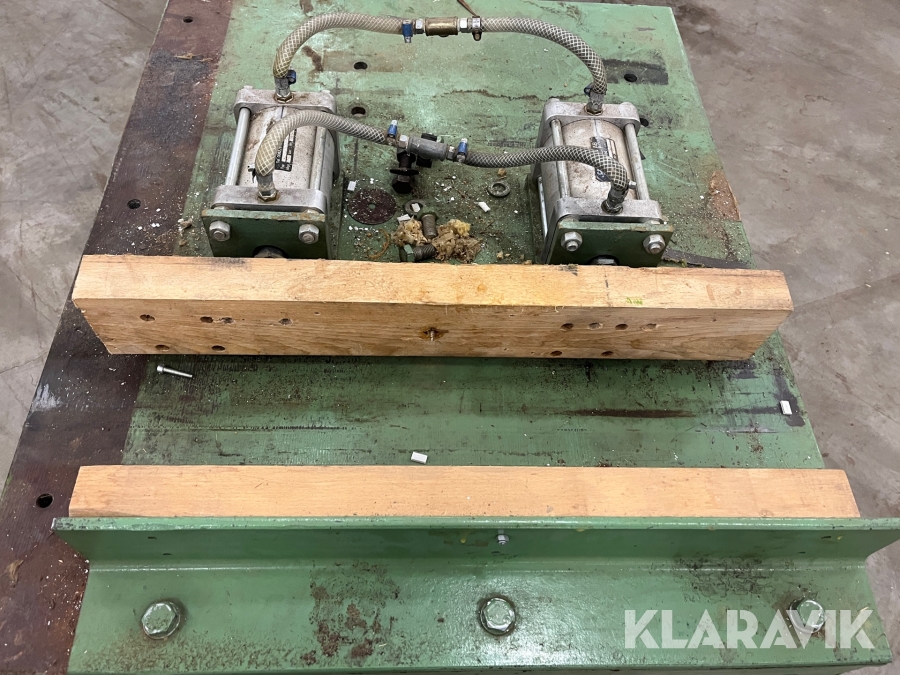 Pressbord Krohns, Örkelljunga, Klaravik auktioner