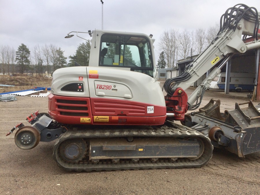 Grävmaskin med rototilt