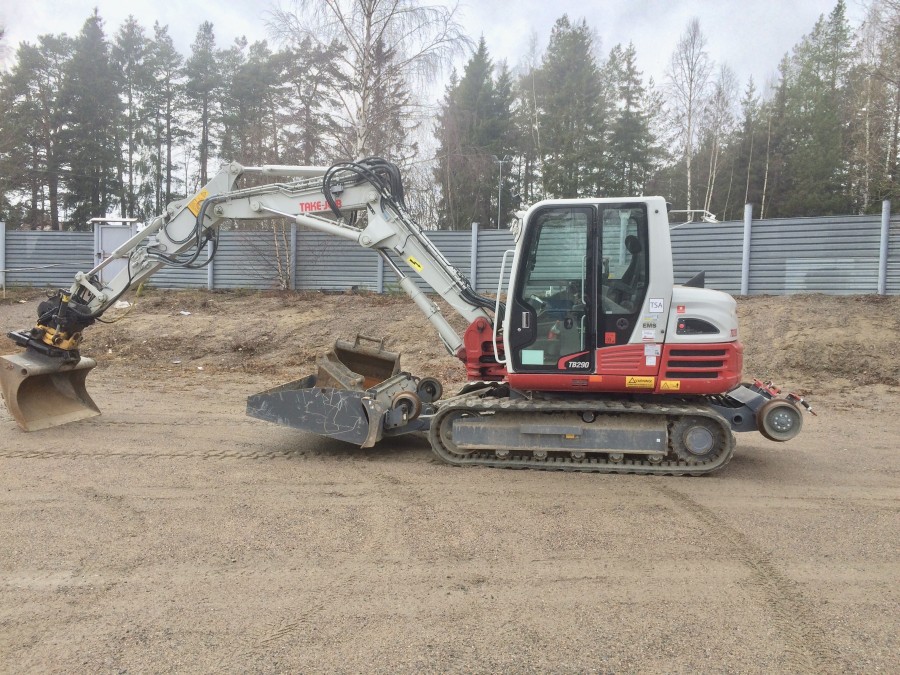 Grävmaskin med rototilt