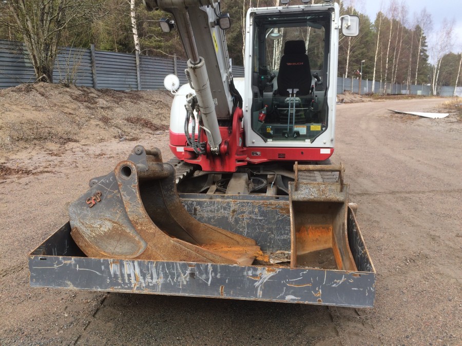 Grävmaskin med rototilt