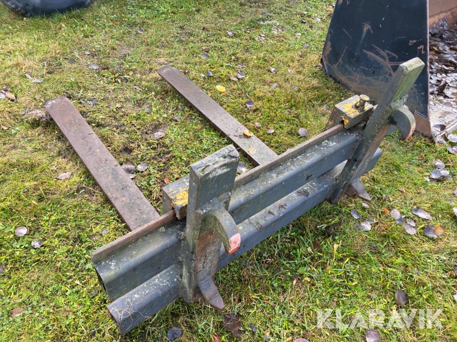 Gafflar, Sala, Klaravik auktioner